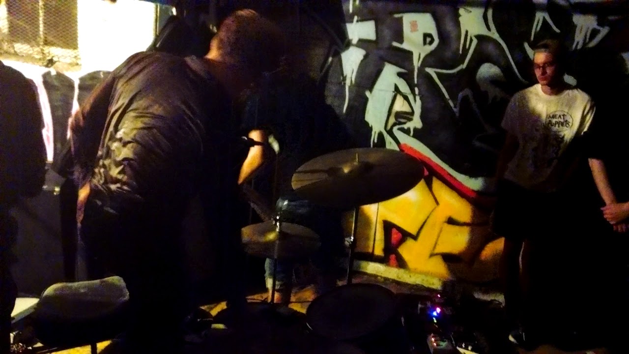 Technicolor Teeth - Outro [Albion House, Chicago, IL, 9.5.14] - YouTube