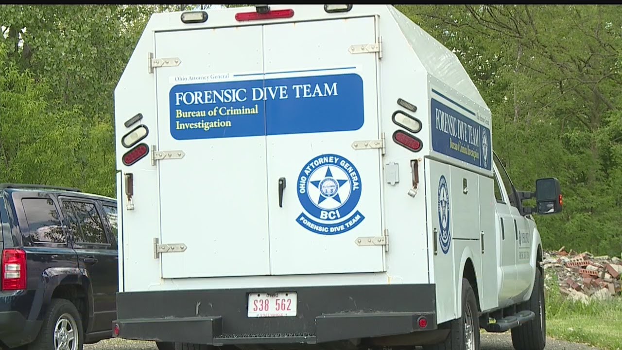 Forensic dive team searches Mahoning River for evidence with BCI - YouTube