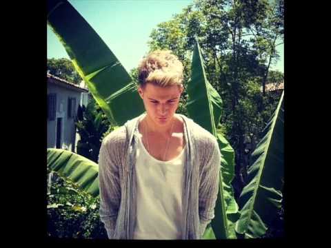 Bu kadar severken bitemezki böyle