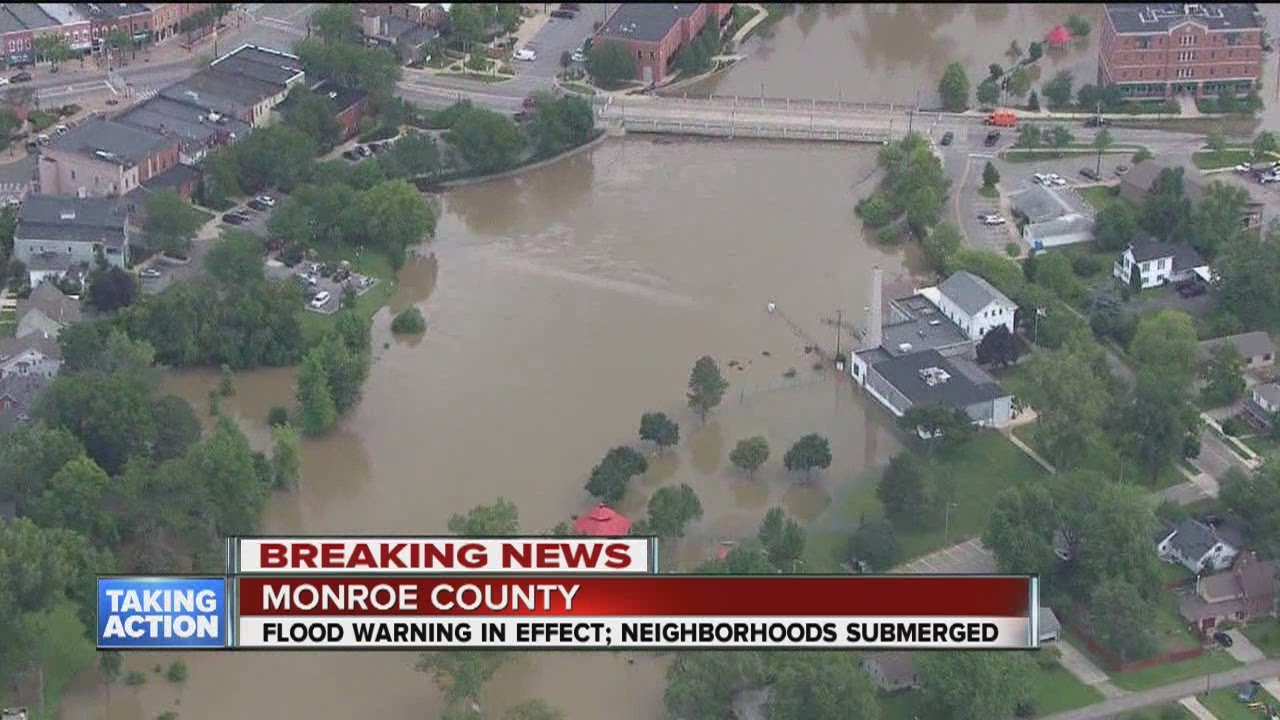 Flooding swamps Monroe - YouTube