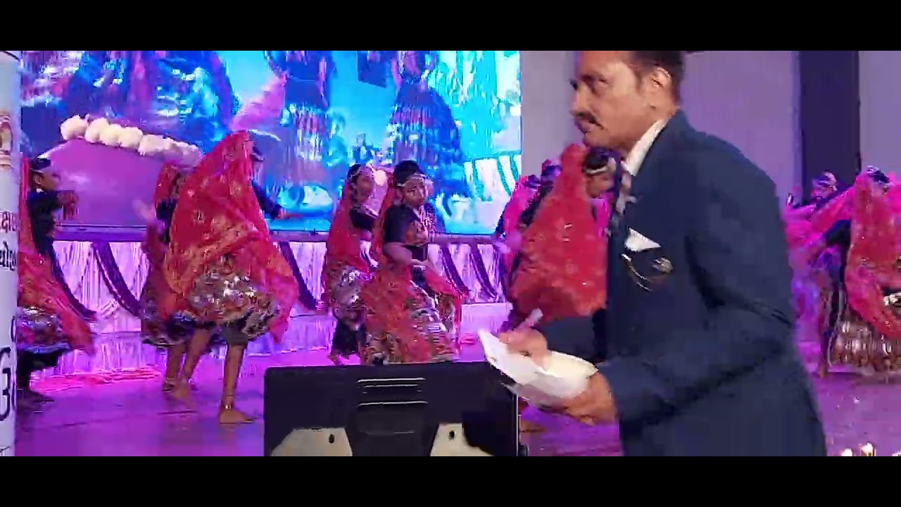 ghumar ghumar song best performance by Rajmoti school girl - YouTube