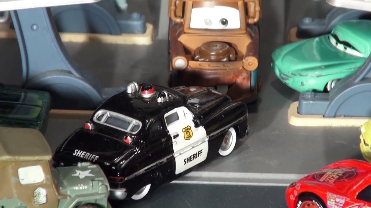 Pixar Cars with Lightning McQueen, Mater, The Delinquent Road Hazards ...