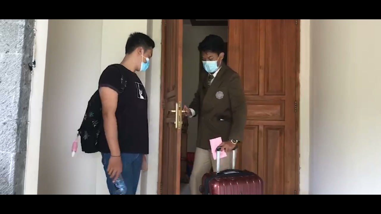 Handling Guest Check In and Escort Guest to the Room - YouTube