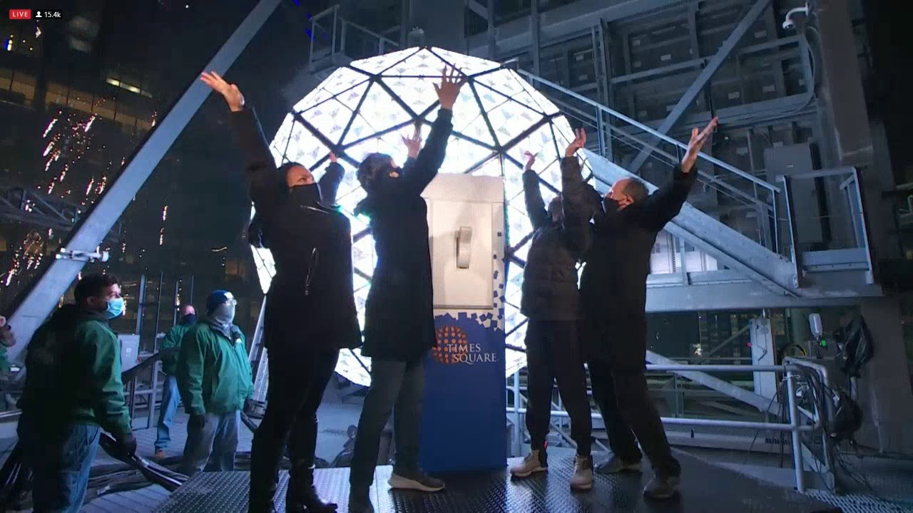 6 Hours to 2021 in Times Square - YouTube