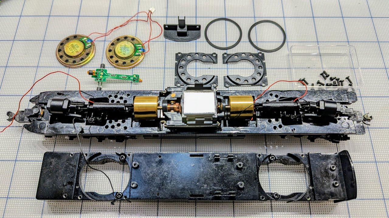 Life - Like Proto 2000 E6 sound decoder installation P1 - YouTube