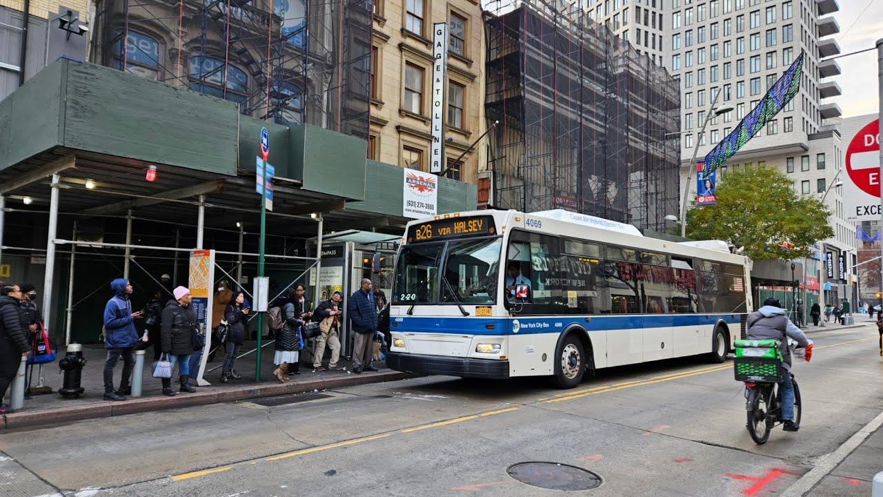 MTA: (A) Train Shuttle/Other Action In Downtown Brooklyn! - YouTube