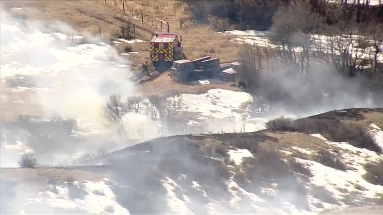 Perry Park grass fire in Douglas County - YouTube