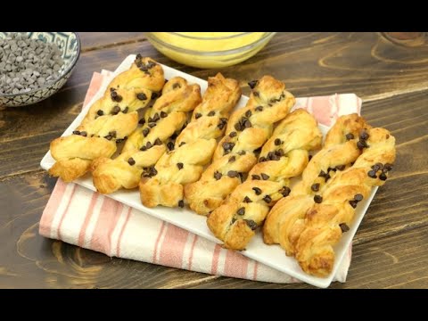 Puff pastry bows: ready with just 3 ingredients! - YouTube