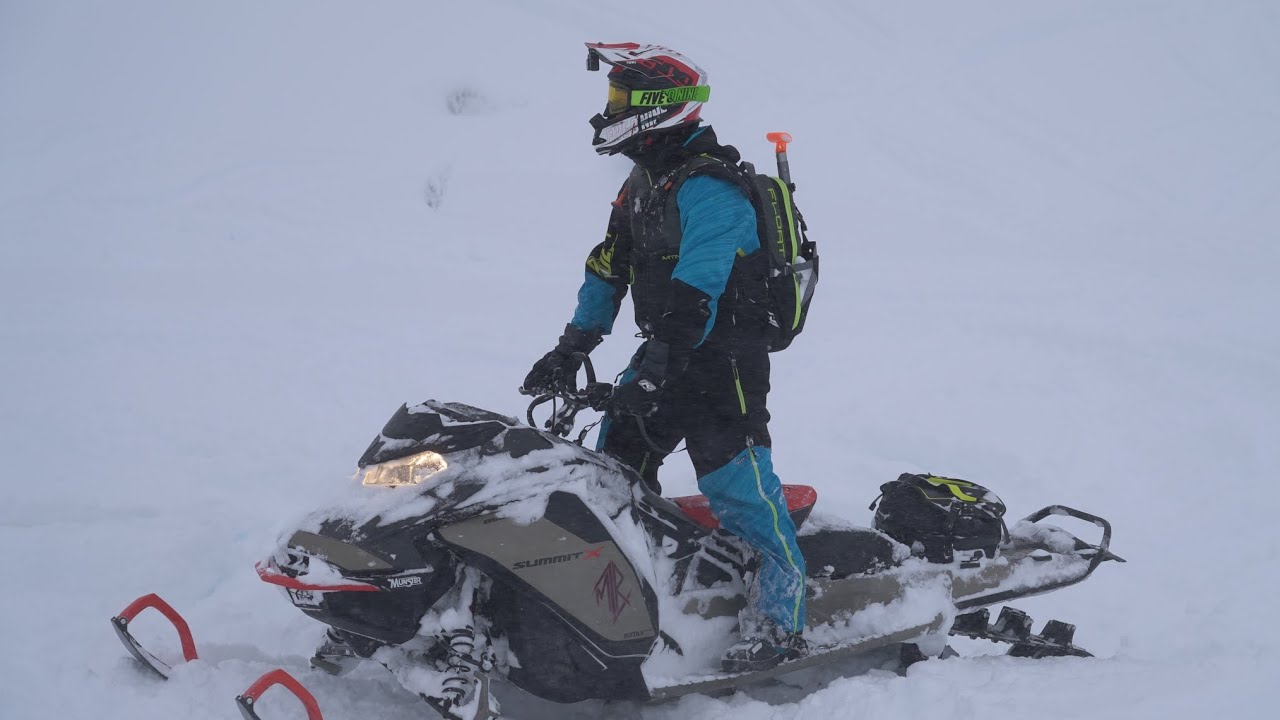 First Ride on Skidoo G5 and G4 Turbos in Revelstoke - EP 3 - YouTube
