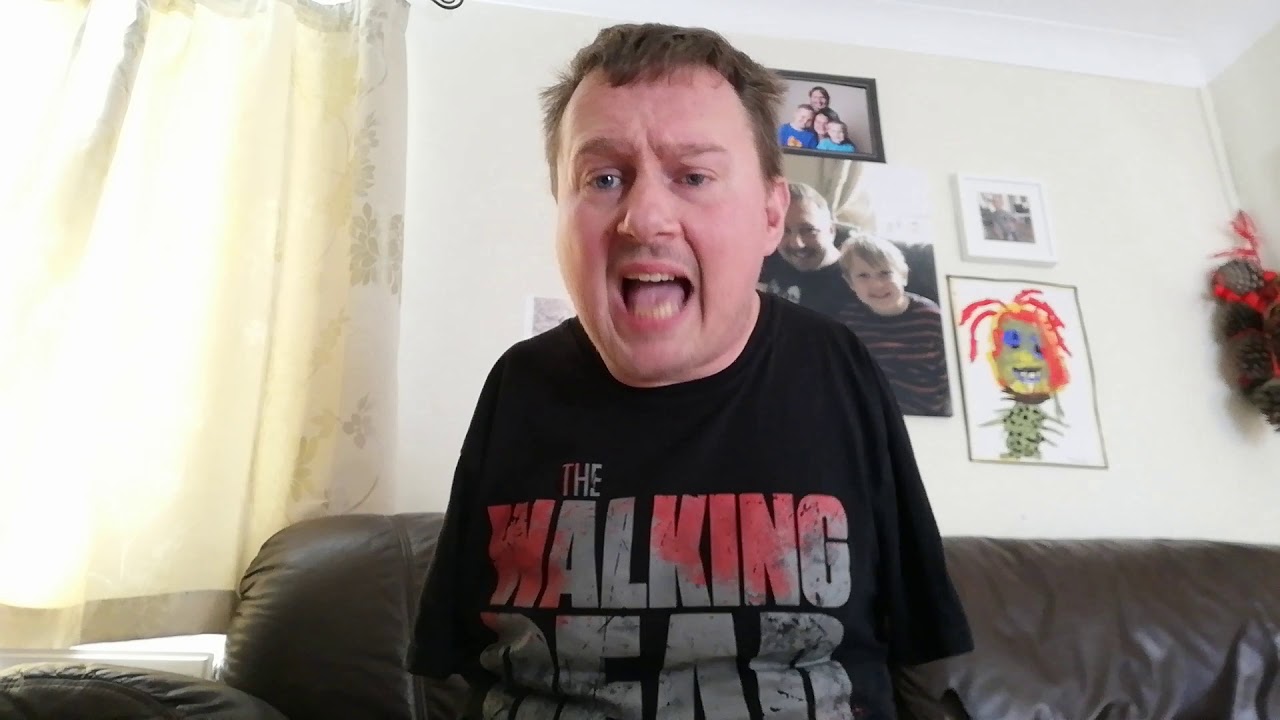 Hallelujah Xmas song no arms singer - YouTube