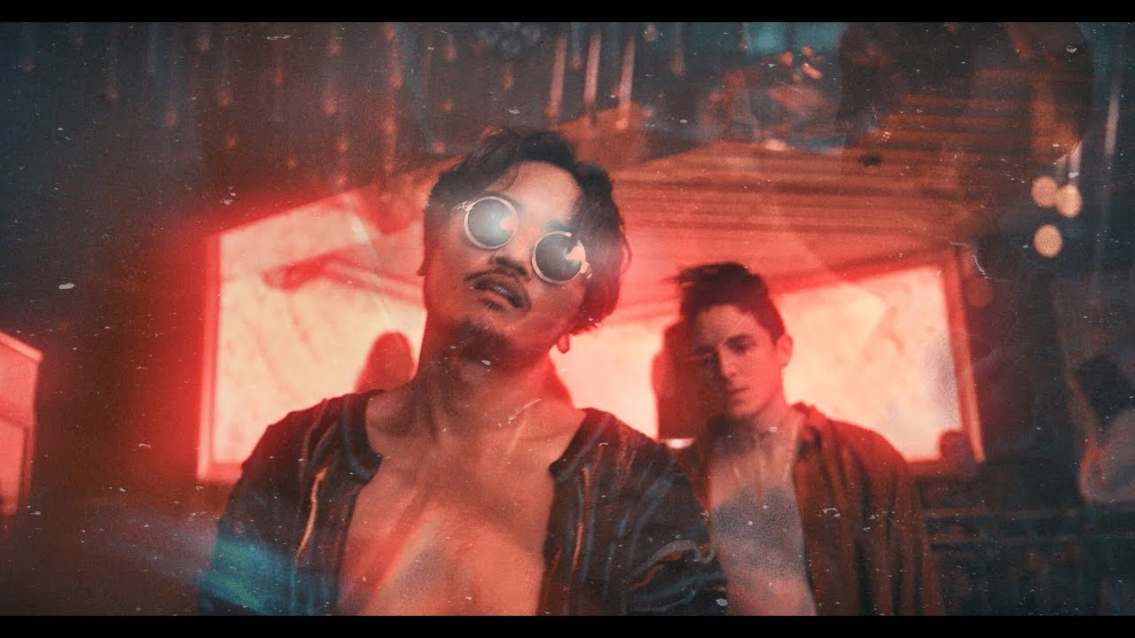 XAVIER MAYNE - Shleepin Ft. Chase Atlantic (Official Music Video) - YouTube