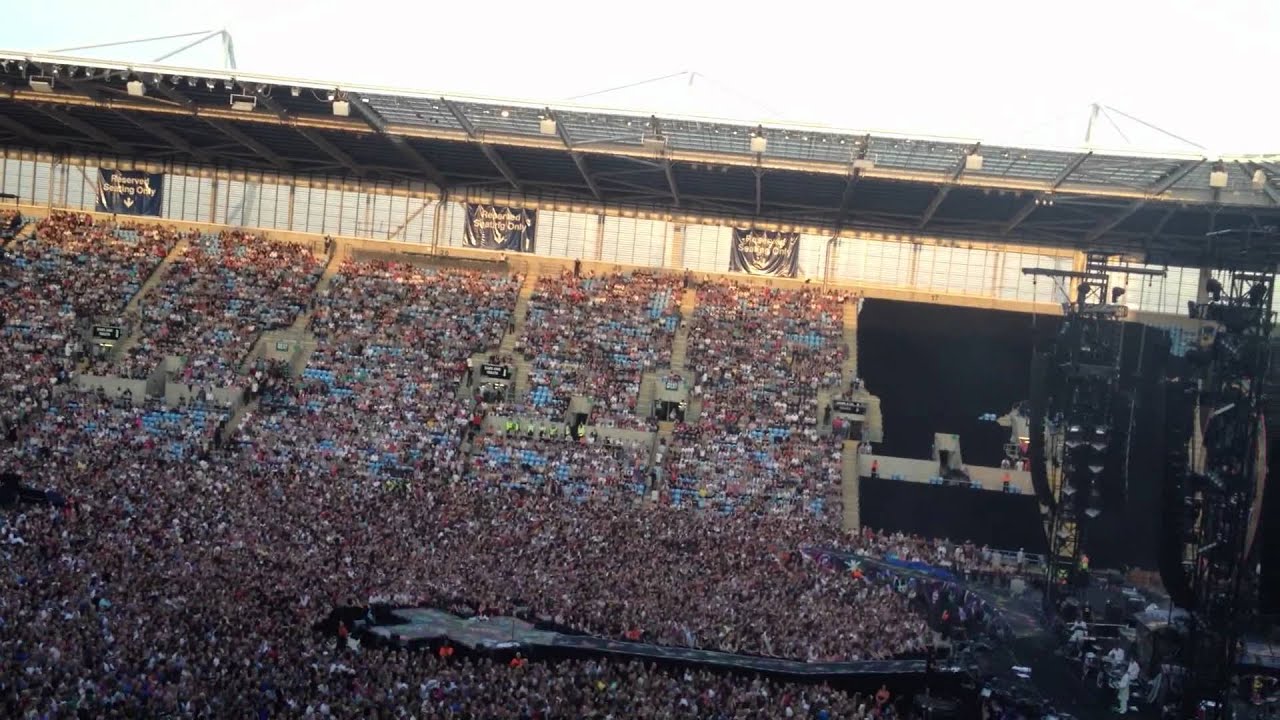 Coldplay dancing granny Ricoh arena.MOV - YouTube