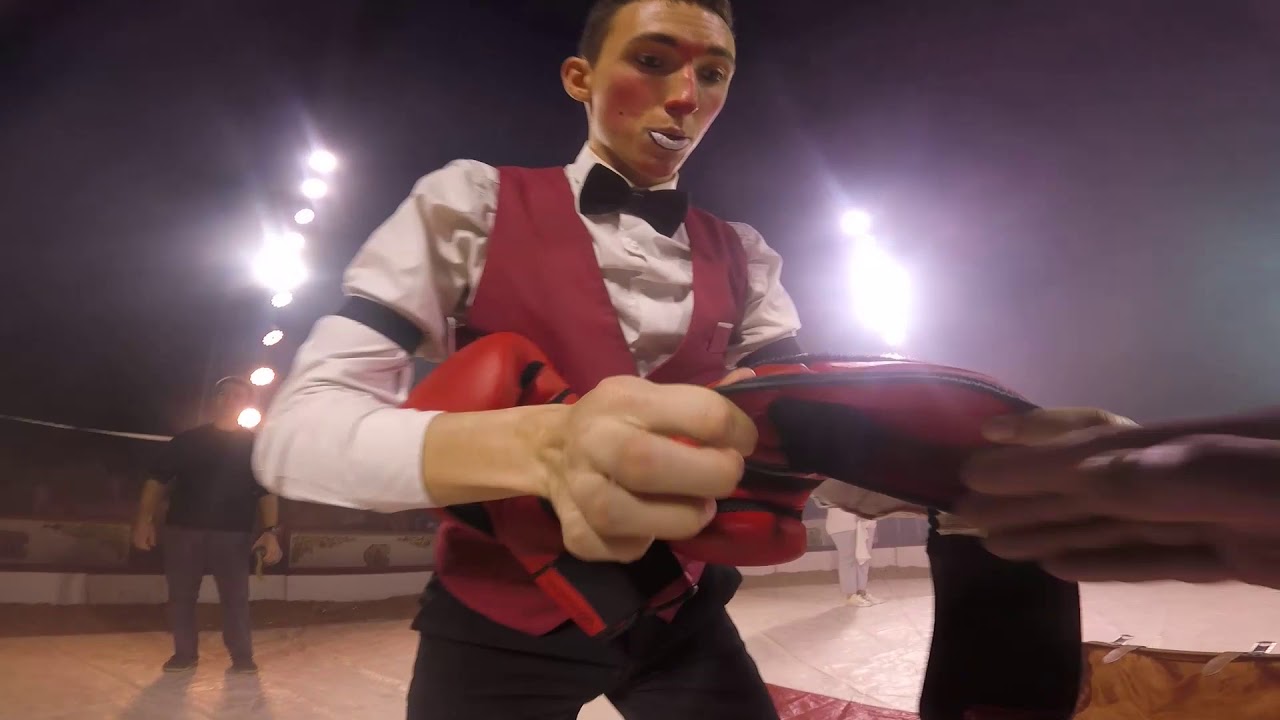 Teaser clown Tomito - YouTube