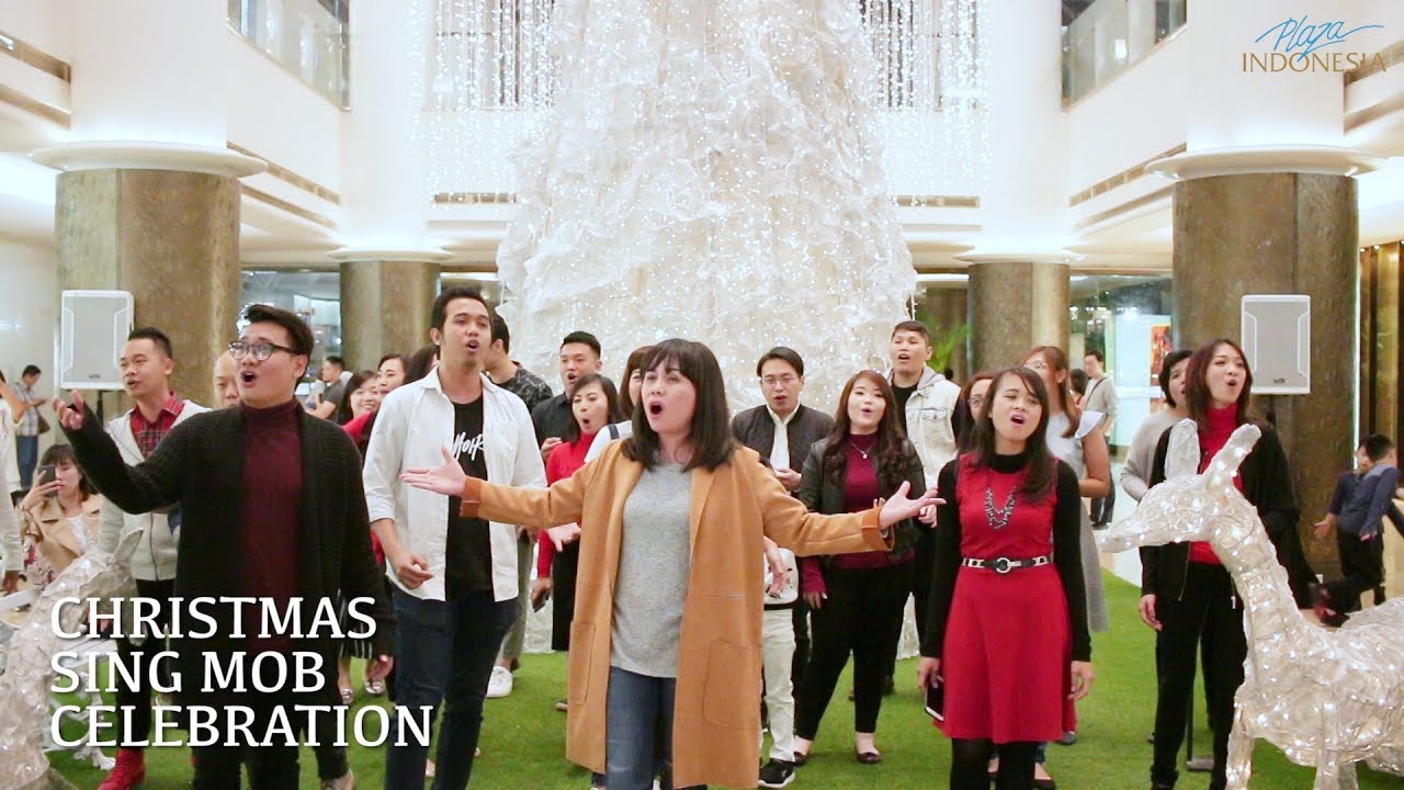 A Surprise Christmas Sing Mob - YouTube