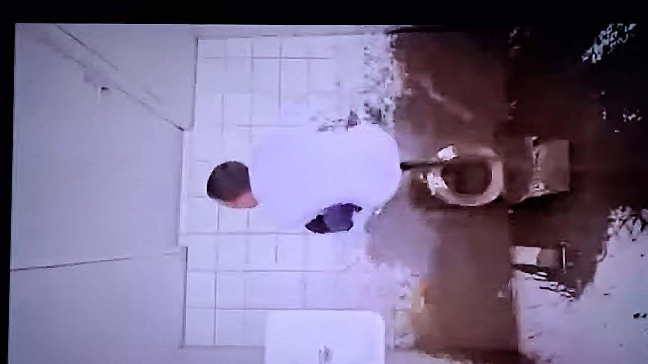 going to the toilet after eating Taco Bell - YouTube