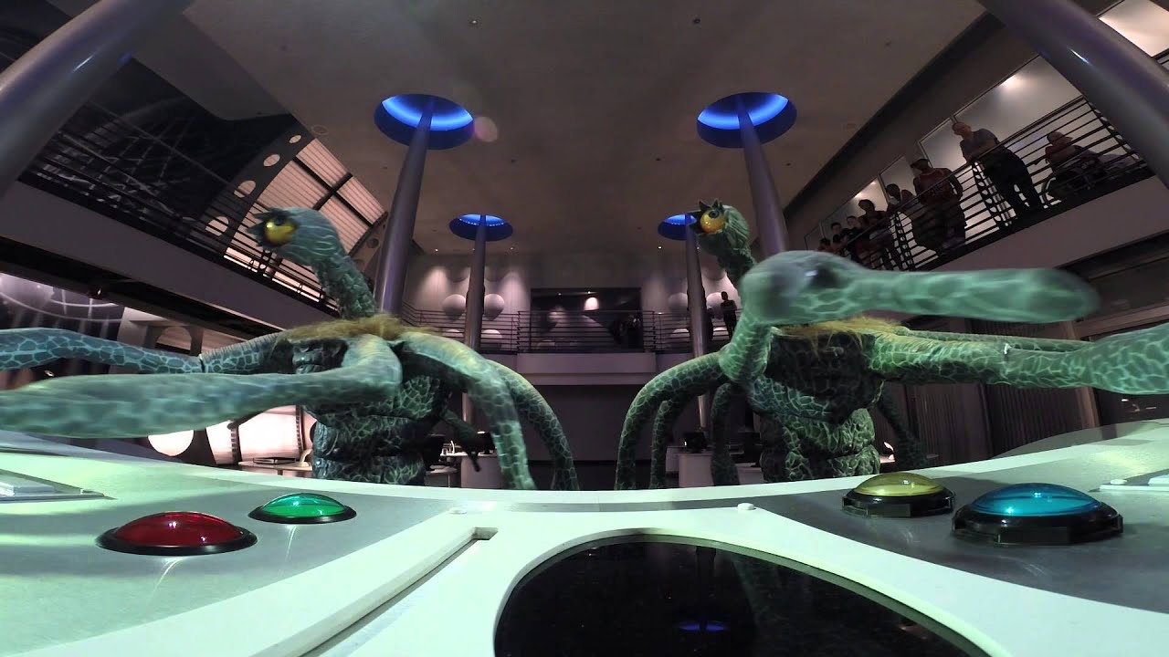 Universal Studios Florida Viewpoint - MIB Immigration Room Aliens (2015 ...