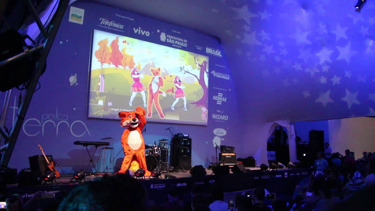 Firefox mascot dances to "What Does the Fox Say?" at Campus Party ...