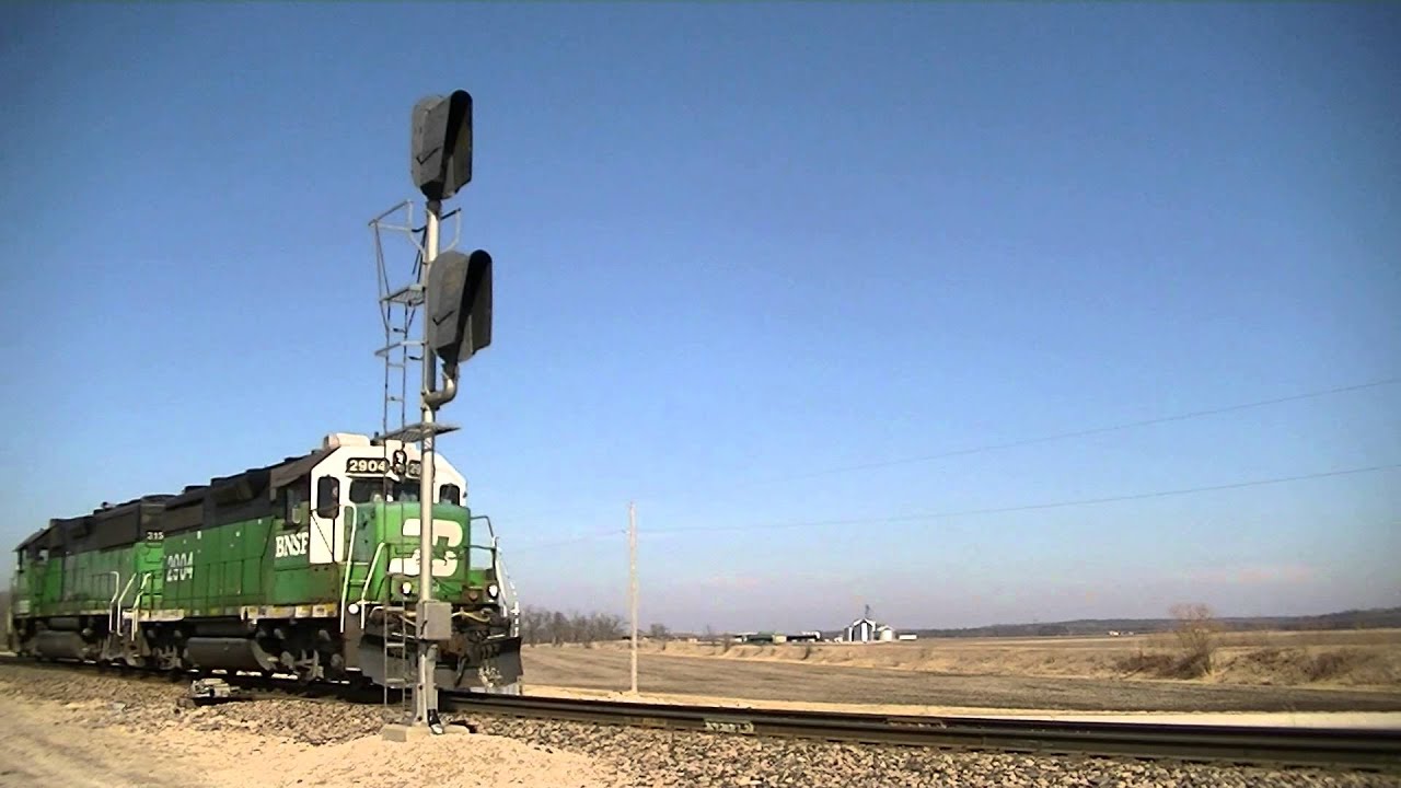 BNSF 2904/3159 s/b move. - YouTube