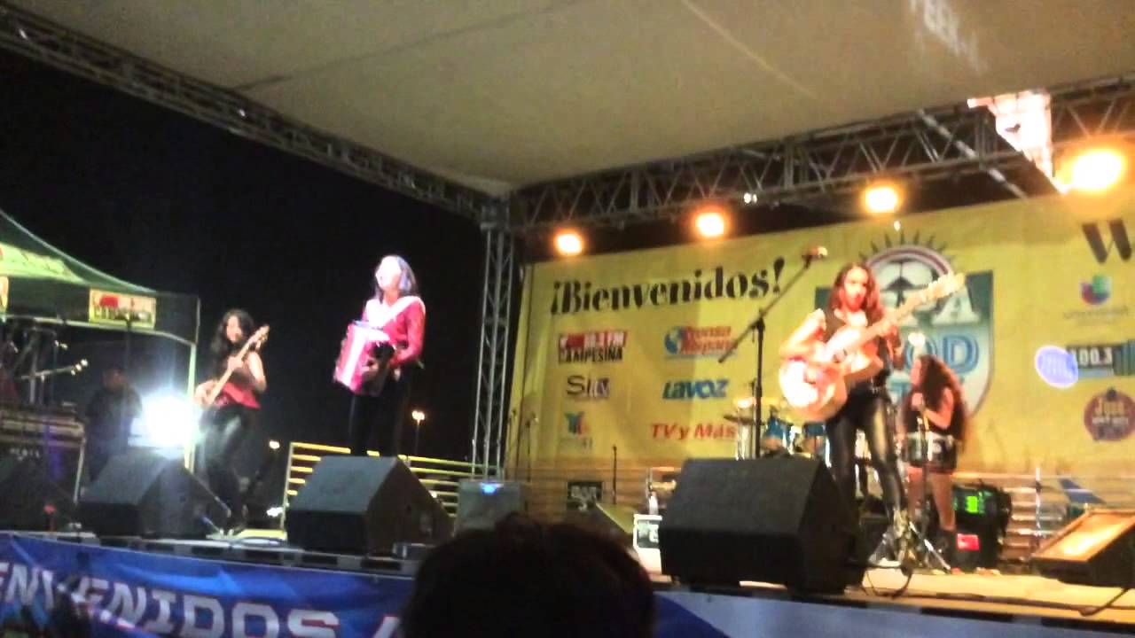 Las fenix en vivo video hd canción chiquitita - YouTube