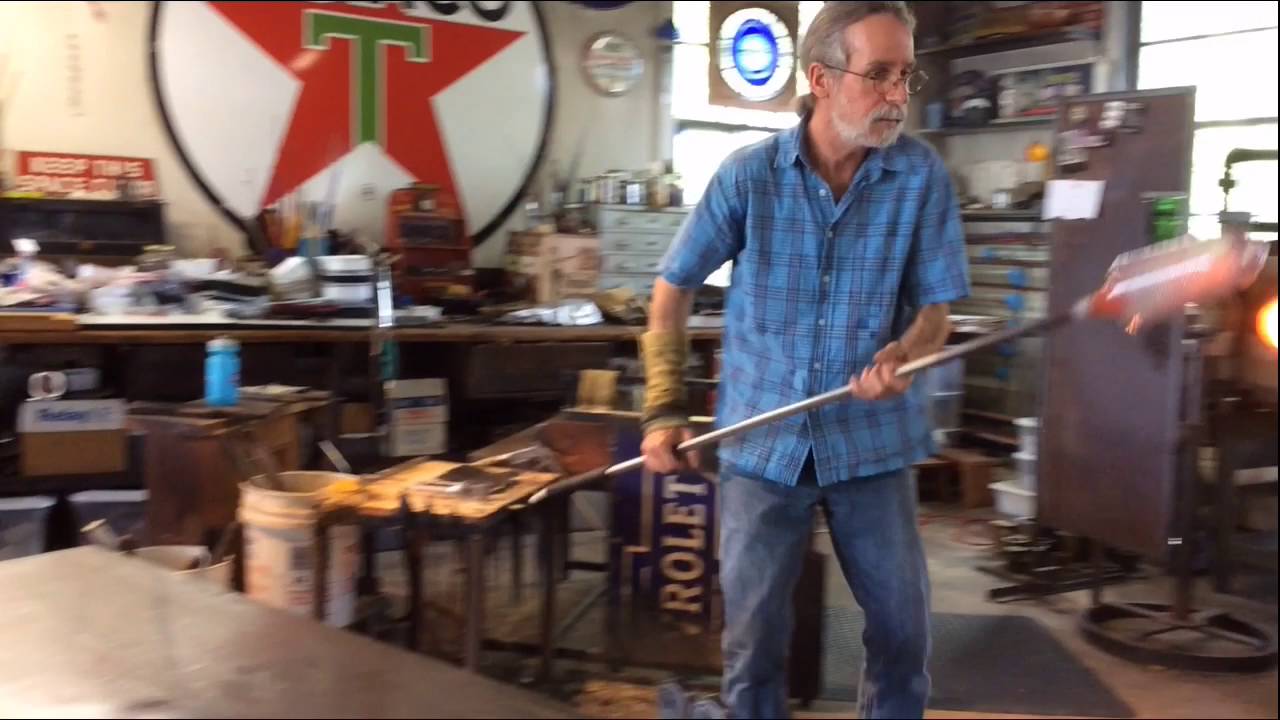 Glass artist Sam Stang at work - YouTube