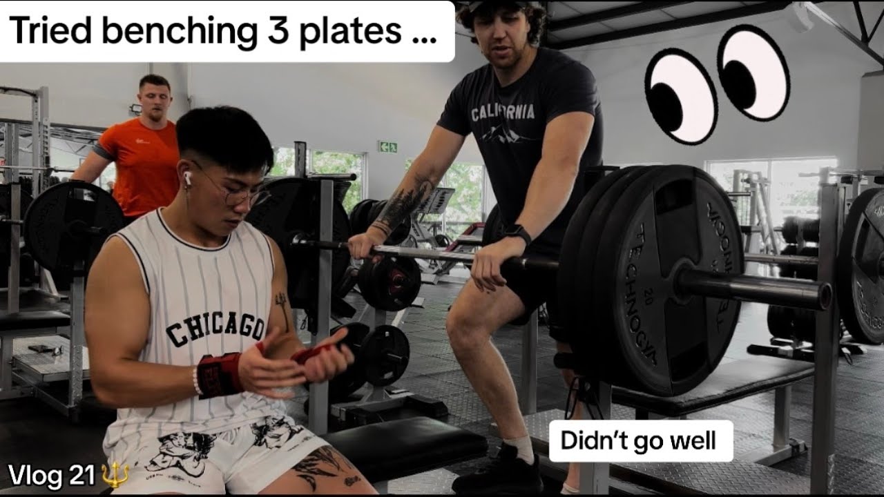 Vlog 21 : I tried benching 3 plates ... - YouTube