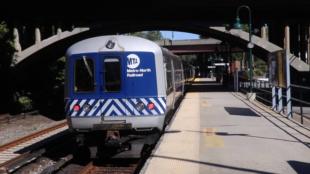 Metro-North: M3A and M7A Trains on the Harlem Line at Fleetwood ...