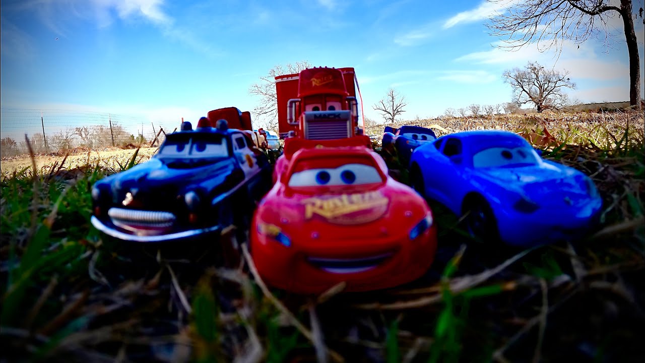 Looking for lightning McQueen, Disney Pixar cars, Sally, tow mater ...