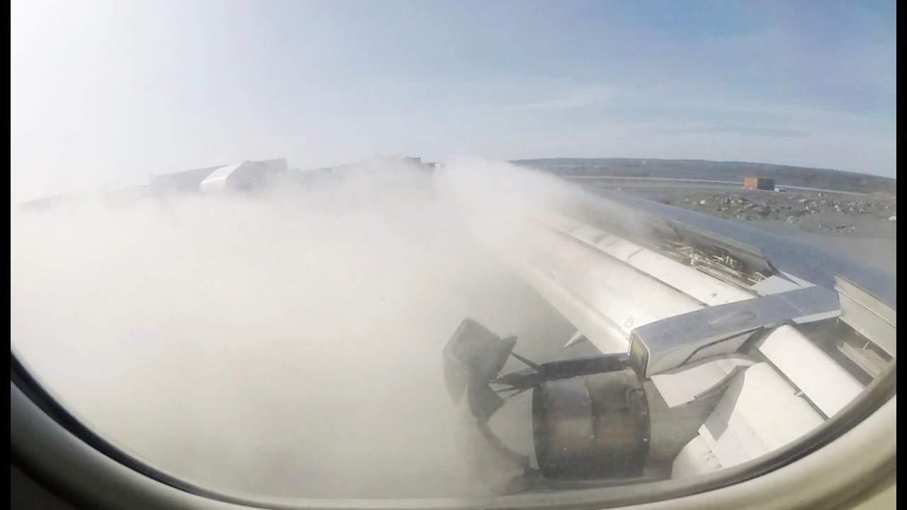 B737 kicks up INCREDIBLE dust on dirt strip Landing! [AirClips] #shorts ...