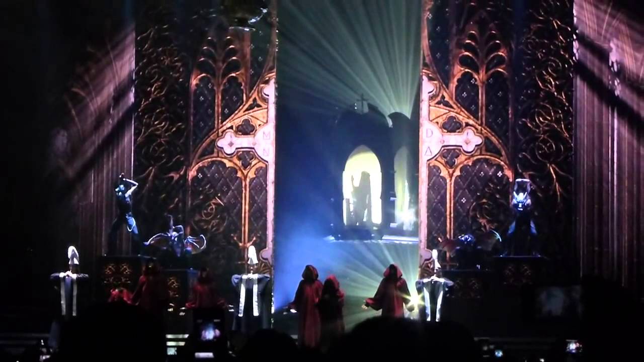 Madonna - Intro/Girl Gone Wild - MDNA TOUR - YouTube