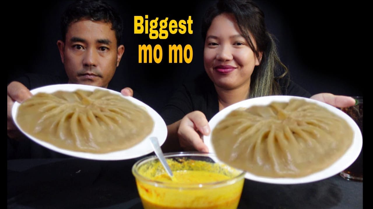 BIGGEST MOMO EATING CHALLENGE | EATING JUICY MOMO, SPICY CHUTNEY WITH ...