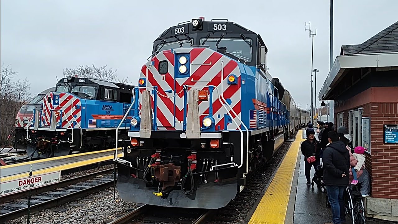 Metra SD70MACH 503 west K5LLA horn show at Elgin, Illinois on January ...