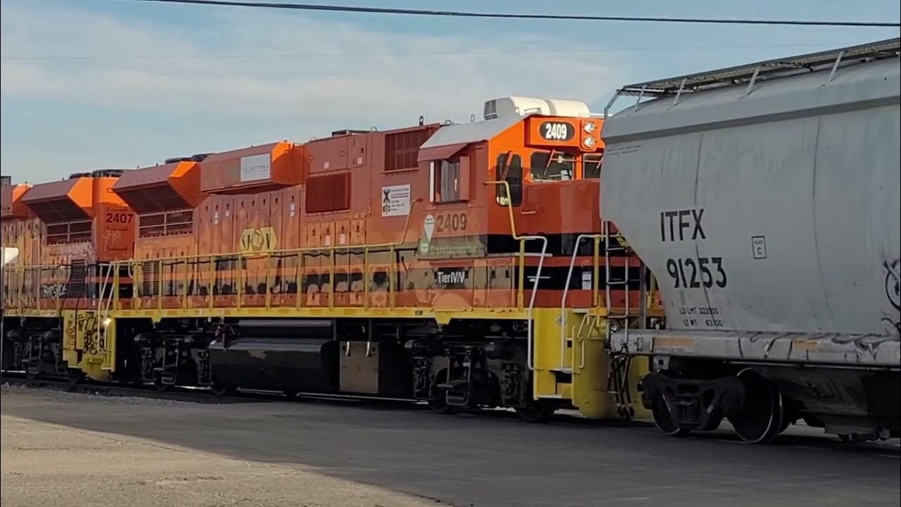 SJVR 2409 and 2407 switching cars - YouTube