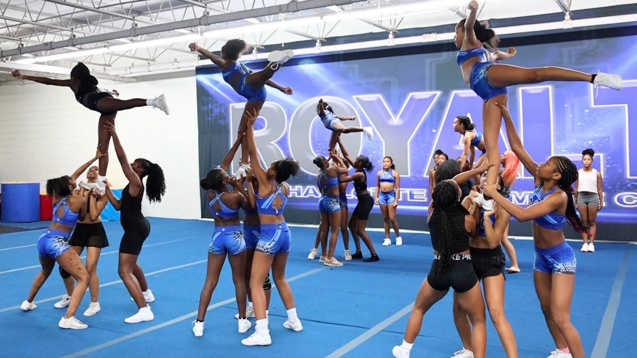 Dedicated Cheerleaders Don't Give Up Easily! | CUC Cheerleaders - YouTube