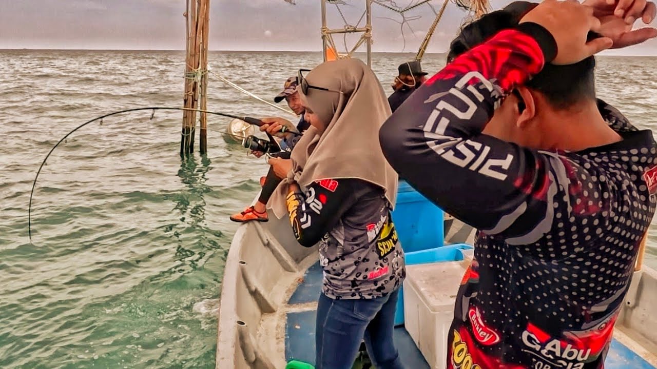 tenggiri makan 6Pm dah nak balik dah oo.mancing tenggiri tuas teluk ...