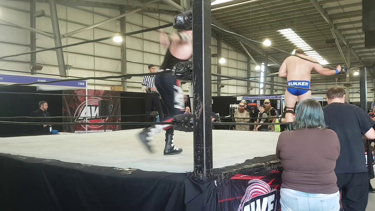 Chris Rukker vs Xavier Black - YouTube