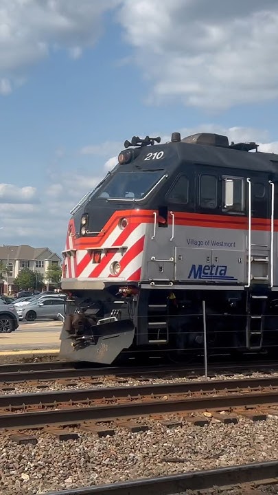 Metra meet at Route 59 Train station - YouTube