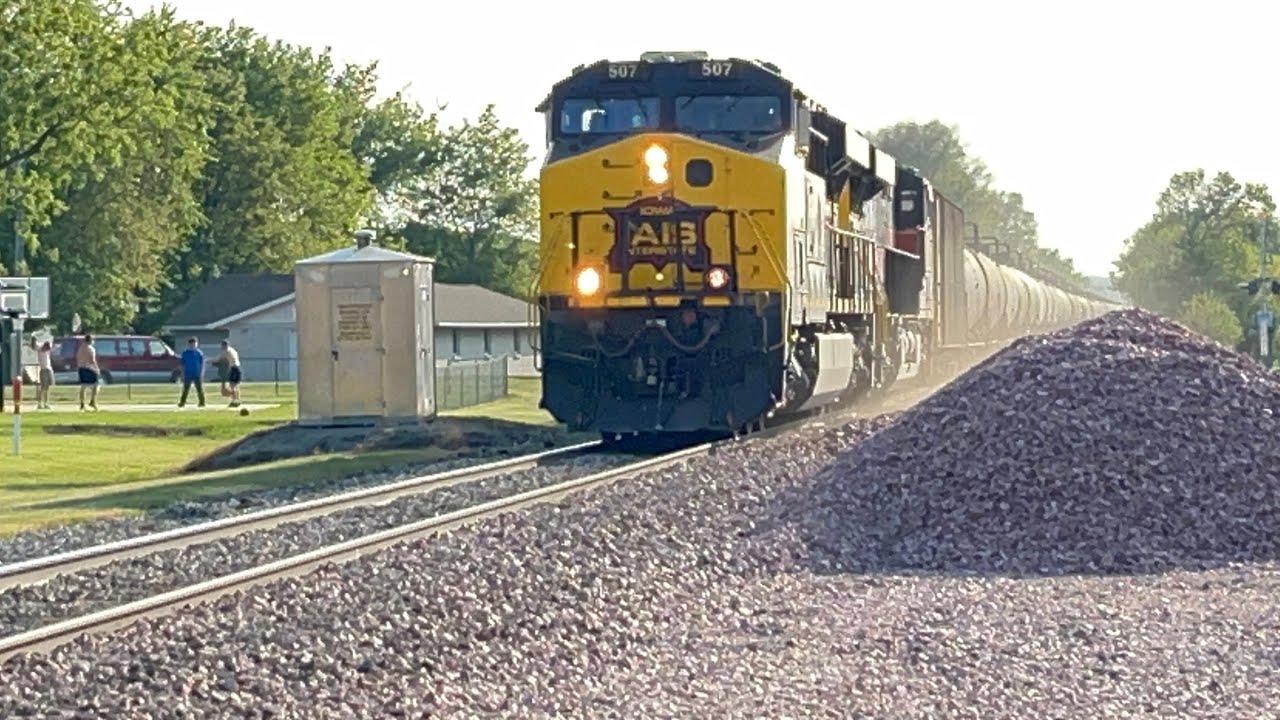 IAIS 507 with a cool horn - YouTube