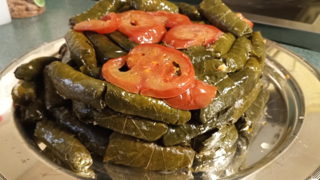 Lebanese stuffed grape leaves// WARAK ENAB// DOLMATHAKIA - YouTube