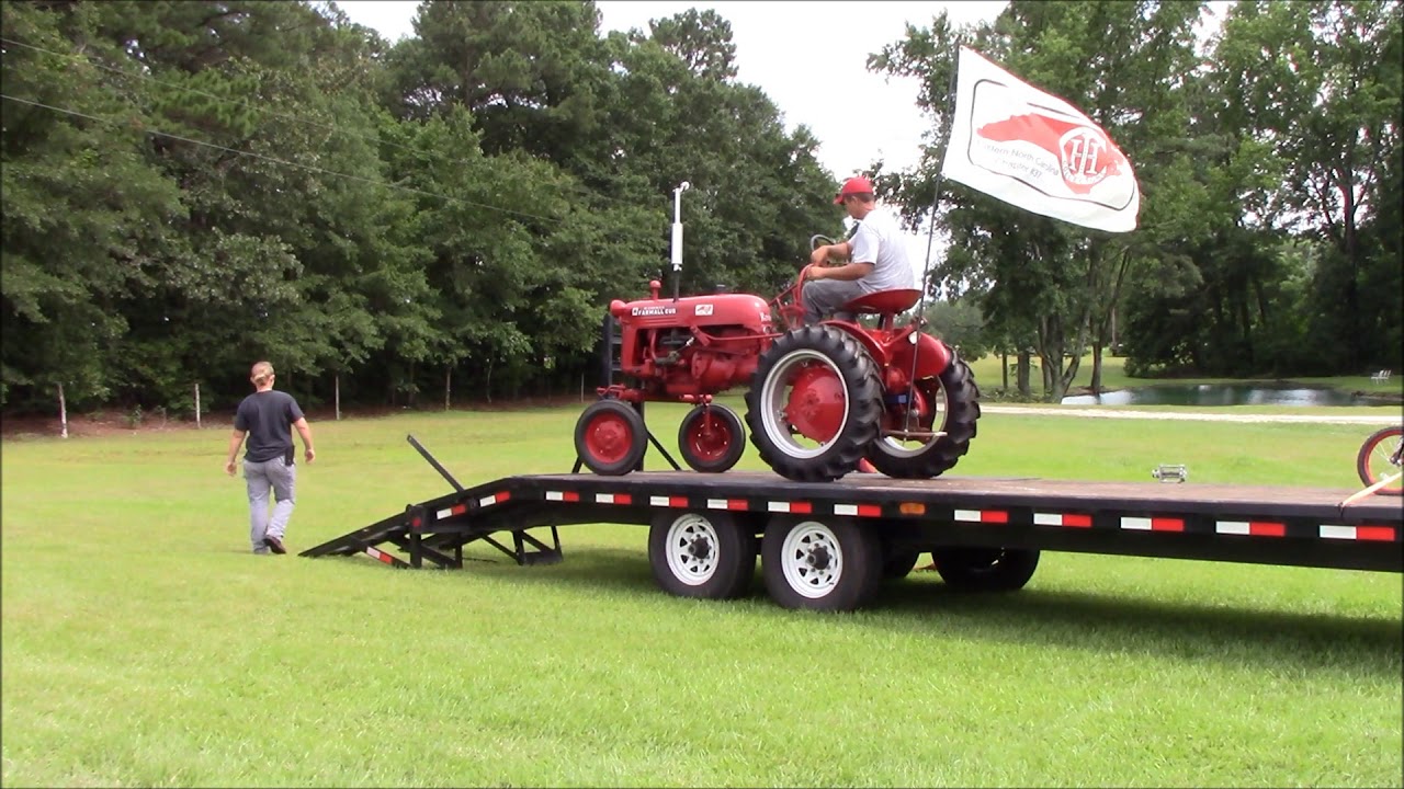 Loading the 1951 Farmall Cub at Cubfest - YouTube