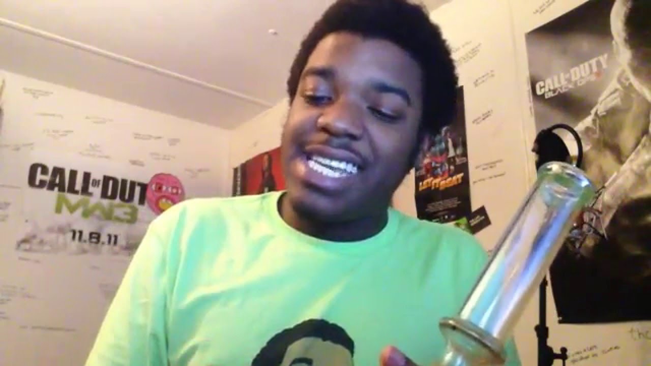 Unboxing Yung Lean UNKNOWN MEMORY CD - YouTube