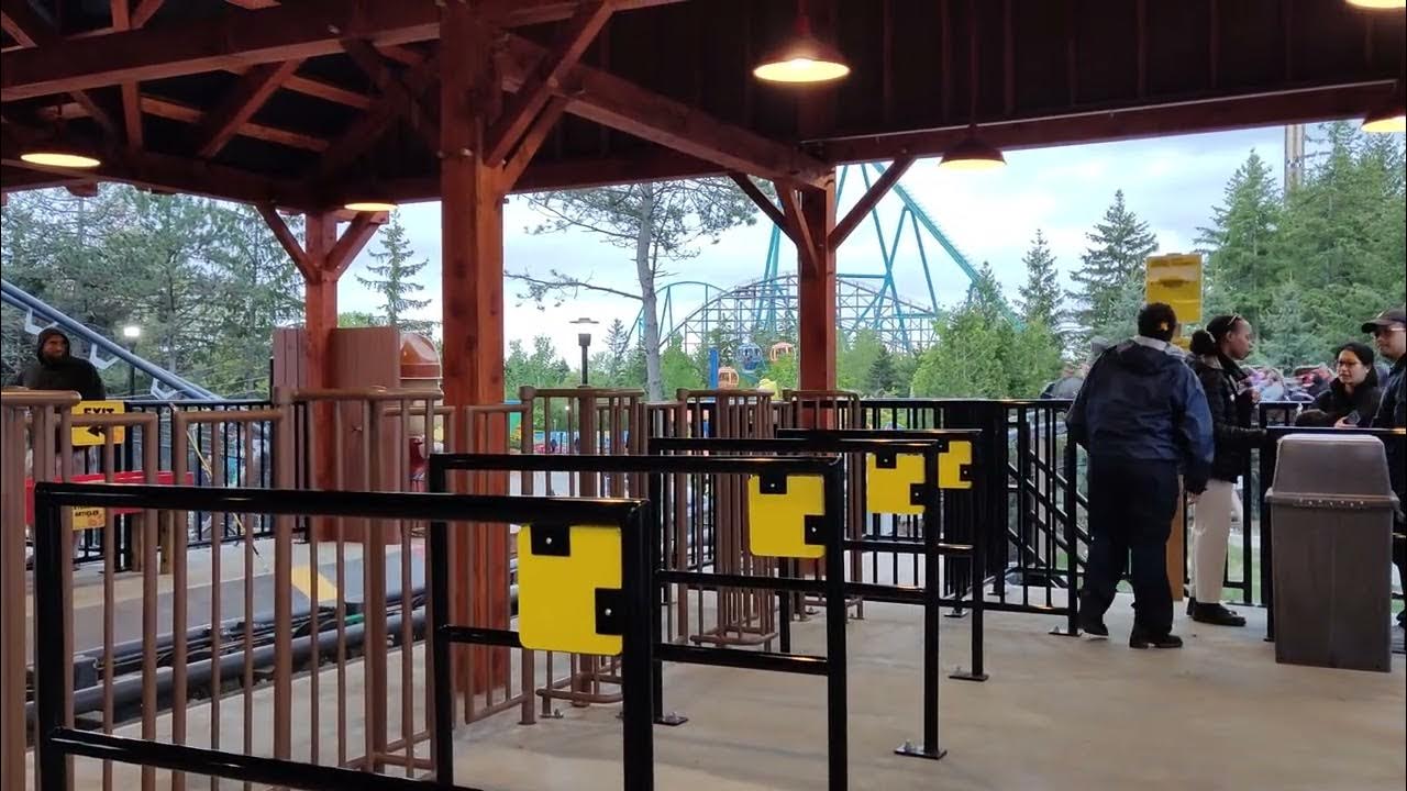Toronto - Canada's Wonderland - Snoopy's Racing Railway - YouTube