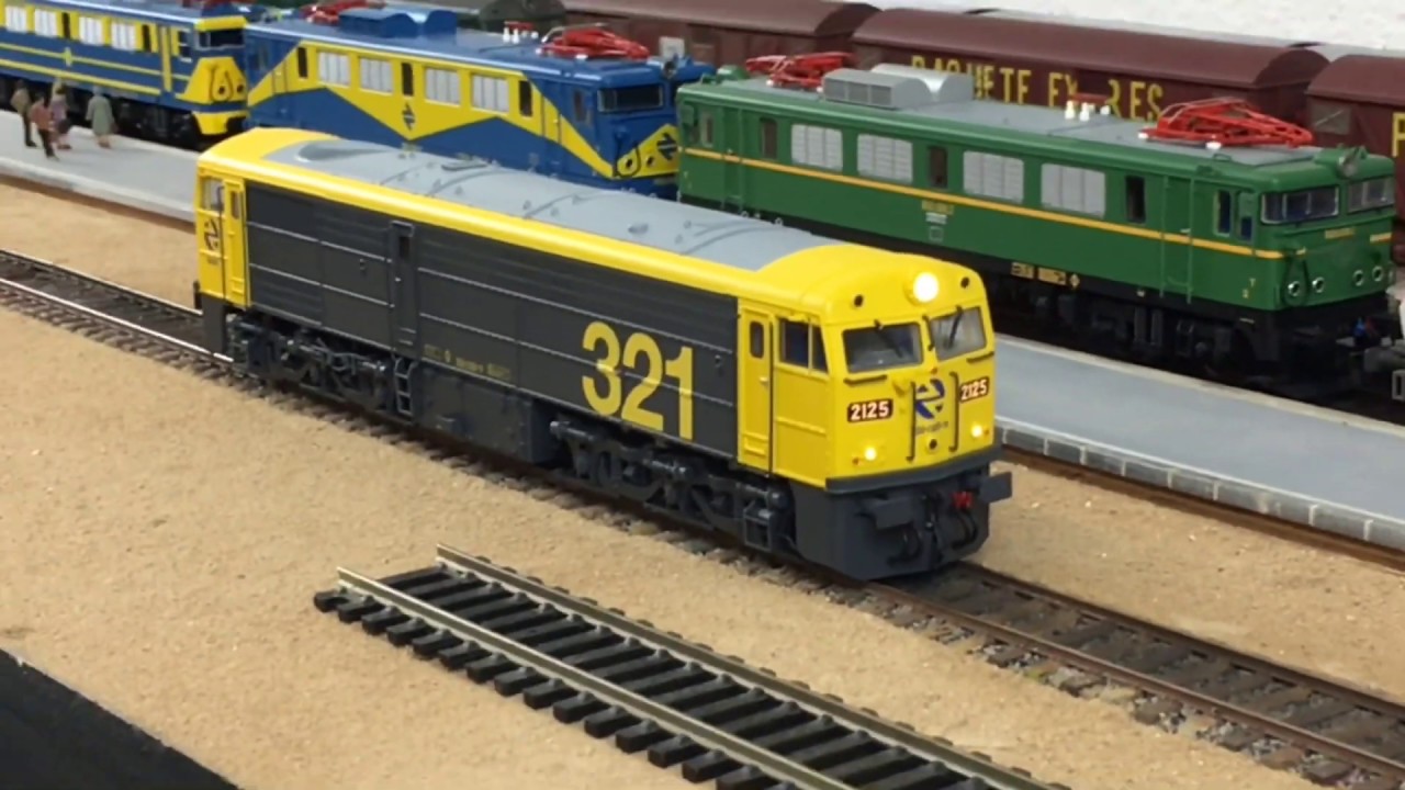 La Estación de Zaraiche. Renfe 321 época V de Electrotren con ...