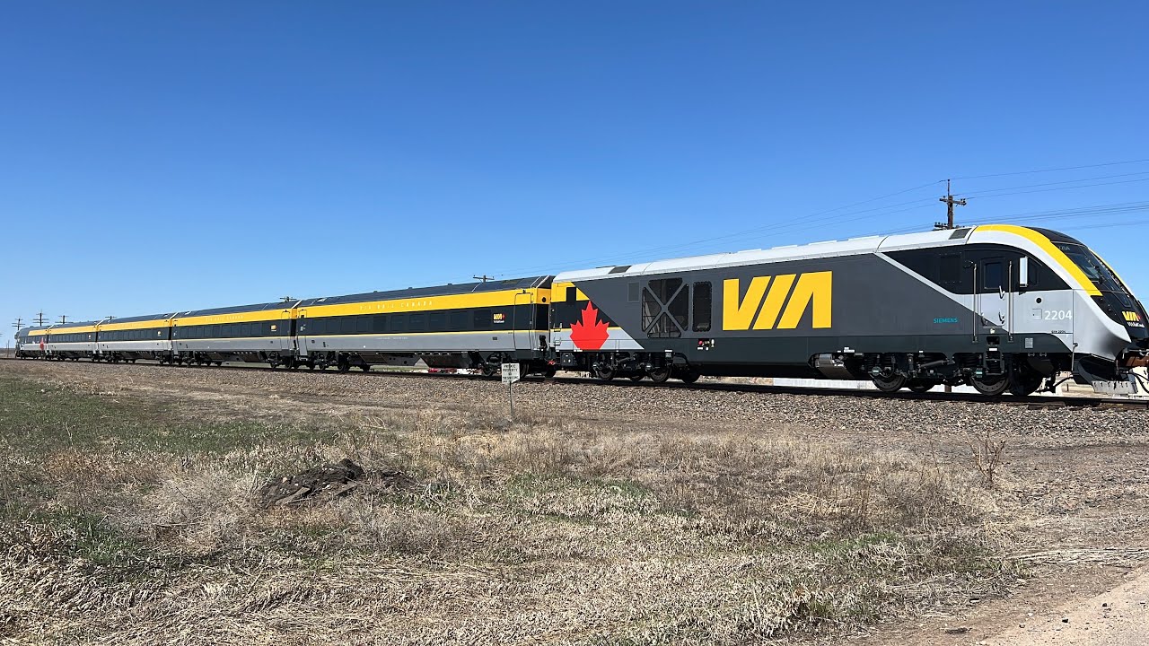 Brand New VIA Rail Set Being Shipped to Canada! UP 8656 Leads SFLCH-14 ...