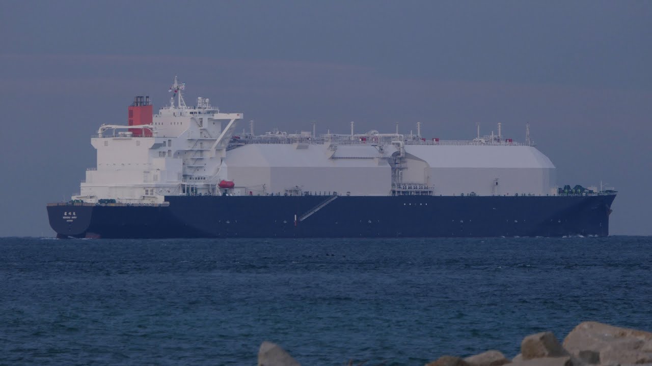 LNG Tanker “濃州丸 NOHSHU MARU” Cape Irago - YouTube