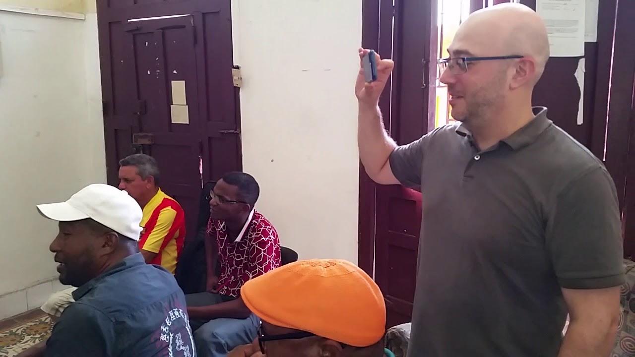 Carmen la curandera autor Benjamin Lapidus - YouTube