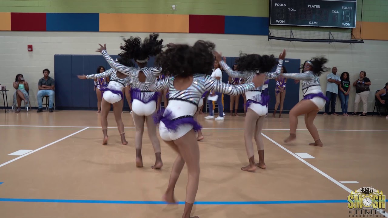 Diamond Time Minis Dance Team - Performance to "Set Fire to The Rain bo ...