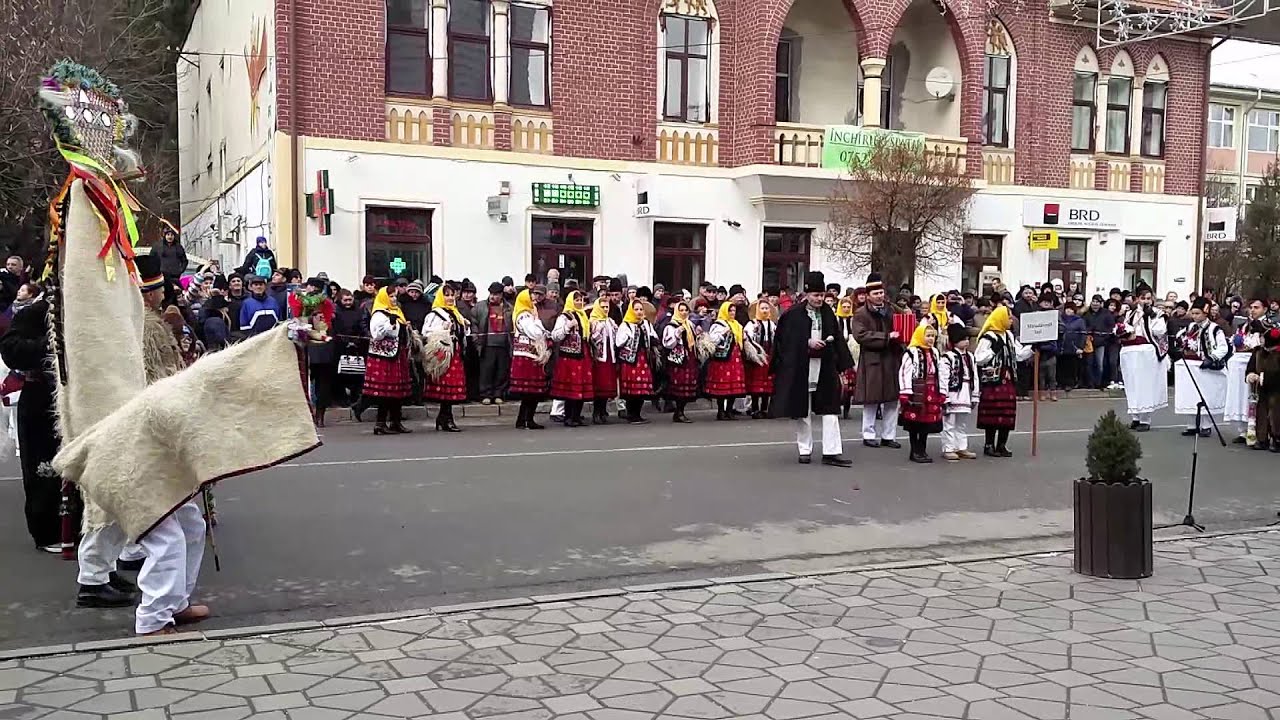 Capră - The Goat dance (Traditional Romanian Performance) - YouTube