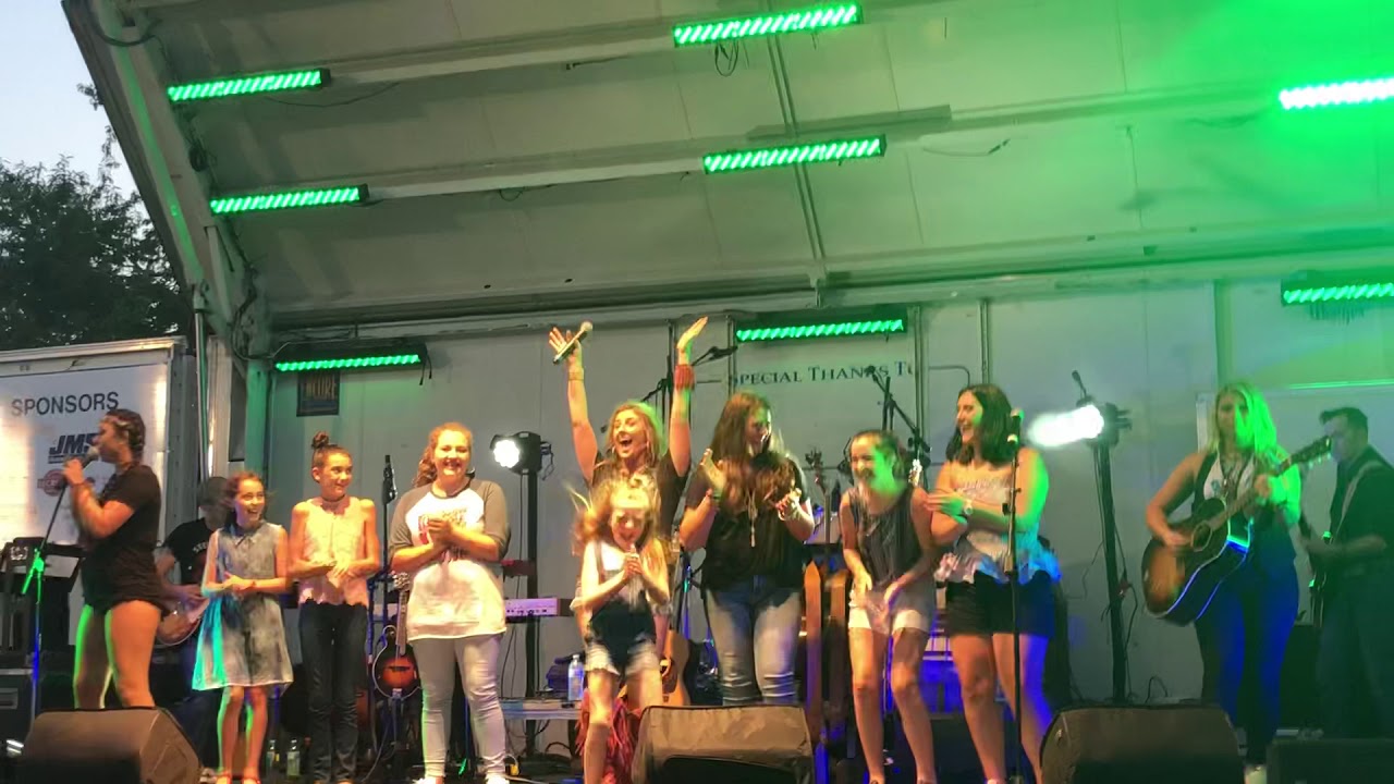 Singing with the Sweet Tea Trio - YouTube