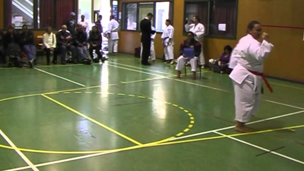 gkr wgtn r2 30 08 2008 ring3 35+ female 8th 6th kata 02 saifa - YouTube