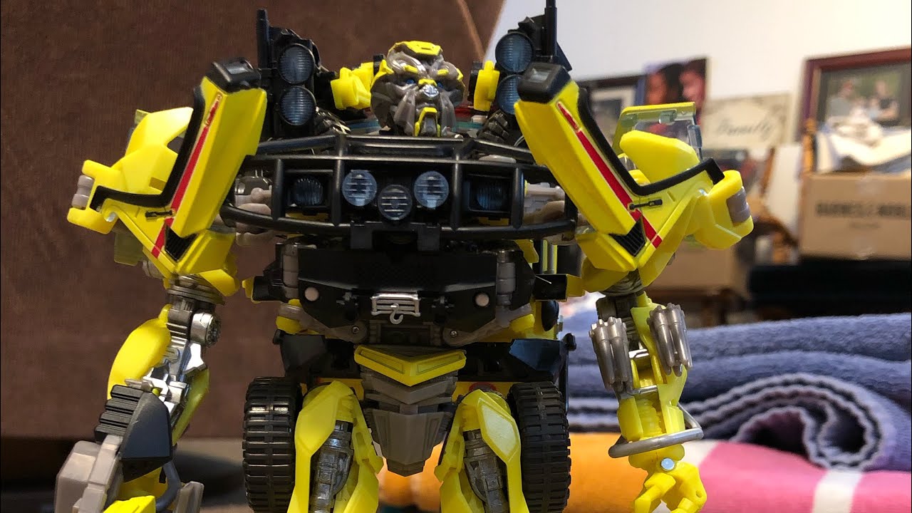 Bumblebee and ratchet versus Deceptacon‘s - YouTube